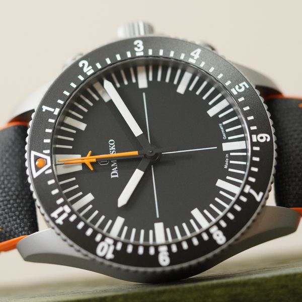 [$1,950 USD] Damasko DC80 Central Minutes Chronograph | WatchCharts ...