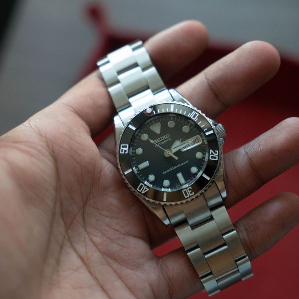 Seiko SKX023 Automatic Diver Watch â Sapphire Crystal, Ceramic Bezel ...