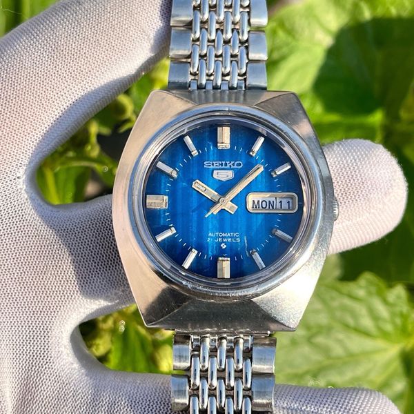 Vintage Seiko 5 Automatic Sunburst Linen Textured Dial Japan Men Watch ...