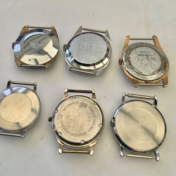 JOB LOT VINTAGE MECHANICAL WATCHES,TIMEX SNOOPY,SMURF,WILSON ETC ...