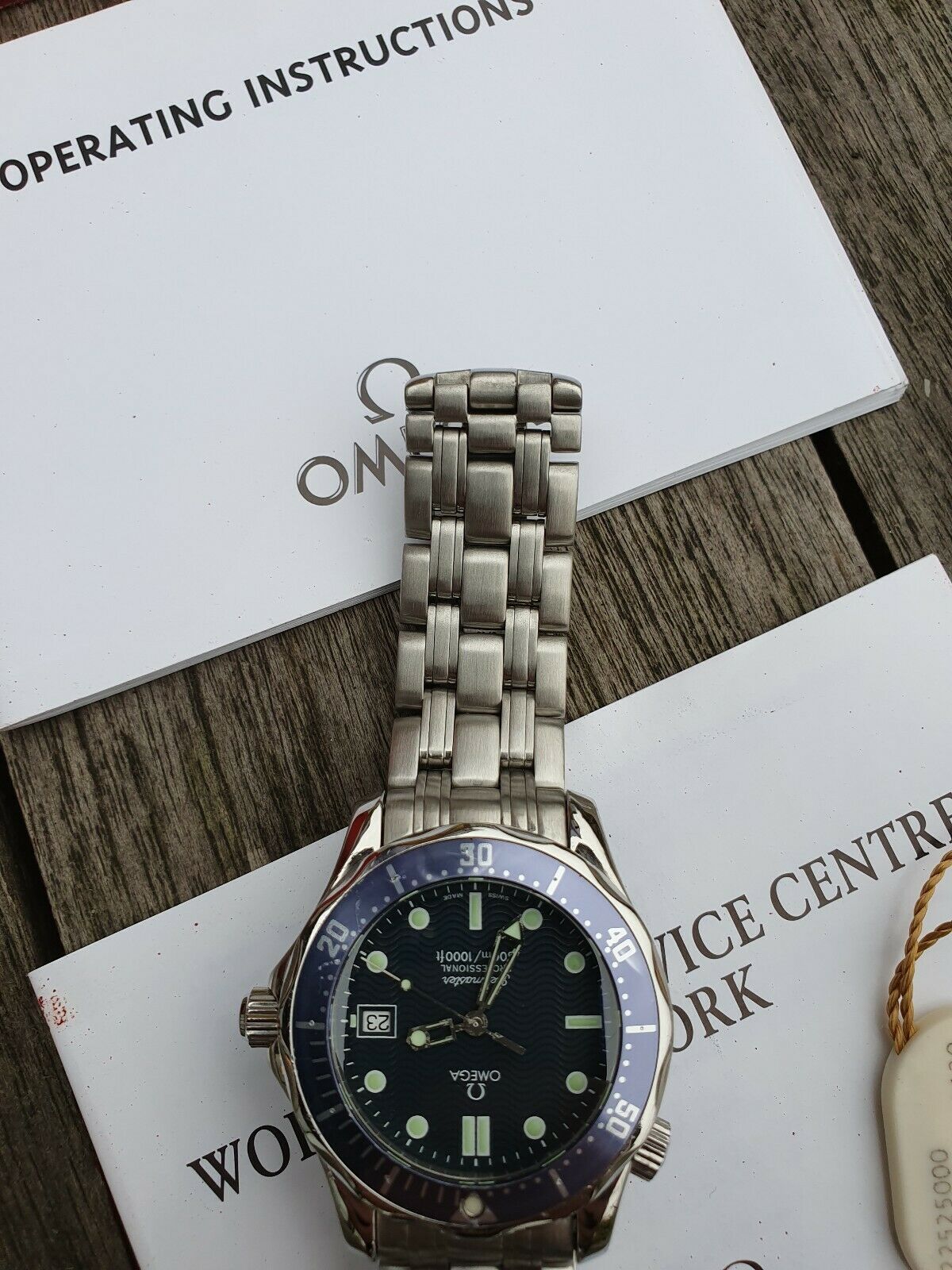 2001 Omega Seamaster 300m Mid size Quartz, Full set boxed 2561.80.00 ...