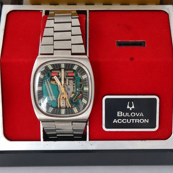 Vintage Men's Bulova Accutron Spaceview Wristwatch & Display Box ...