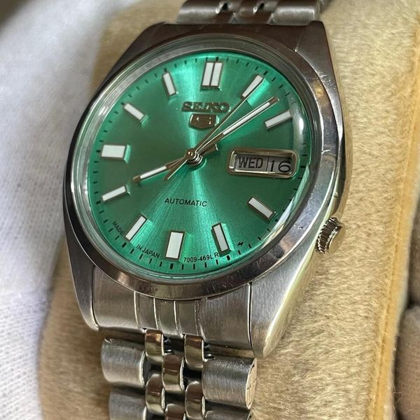 Vintage Seiko 5 Automatic Mens Watch 7009 Day/Date Japan | WatchCharts Marketplace