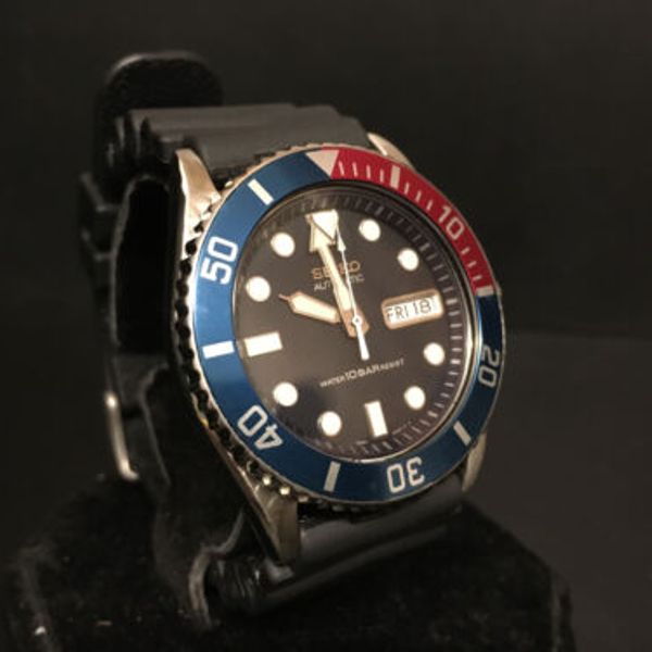 Seiko 7s26-0040 SKX033 Automatic Gents Diver | WatchCharts