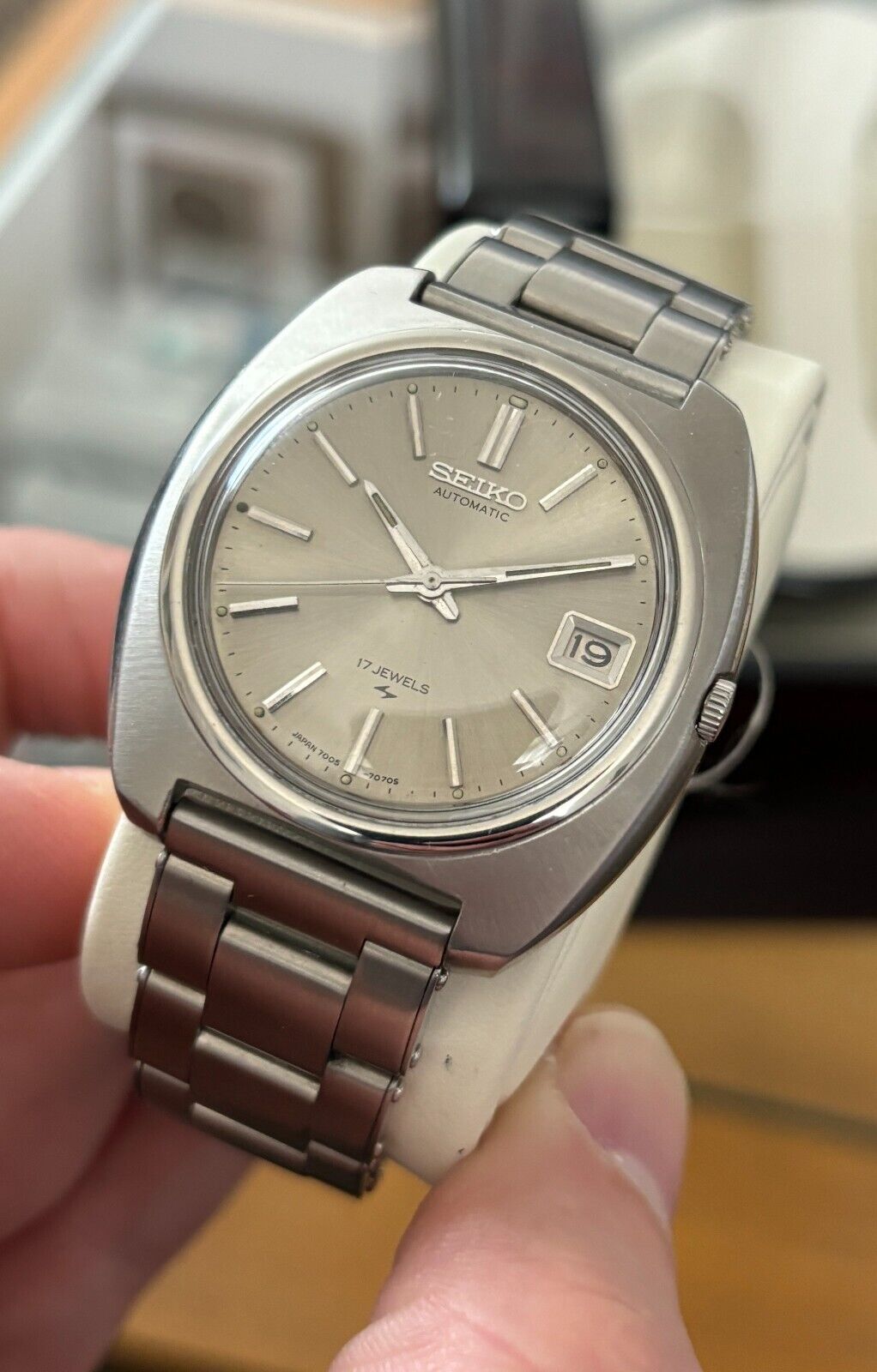 Seiko 7005-7072 Price, Specs, Market Insights | WatchCharts