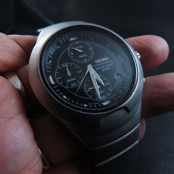 V657 Japan Seiko Chronograph Quartz Men Watch (Need Repair)(Work ...