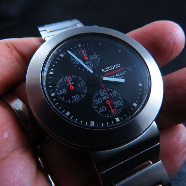 V657 Japan Seiko Chronograph 100M Quartz Men Watch | WatchCharts ...