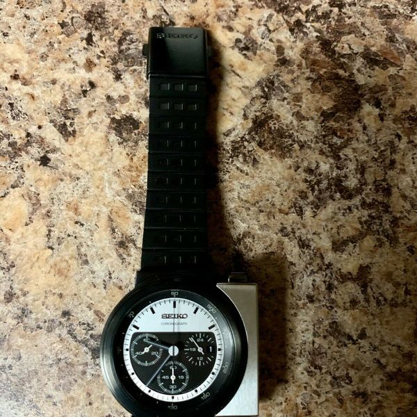 Seiko Giugiaro Aliens Ripley limited edition SCED041 | WatchCharts ...