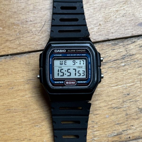 Casio W-71 [549] Vintage Digital Watch Alarm Chrono Illuminator Read ...