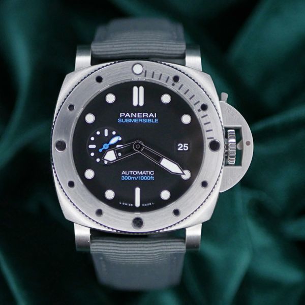 FSOT: Panerai Luminor Submersible Quaranta Quattro Black Dial PAM01229 ...