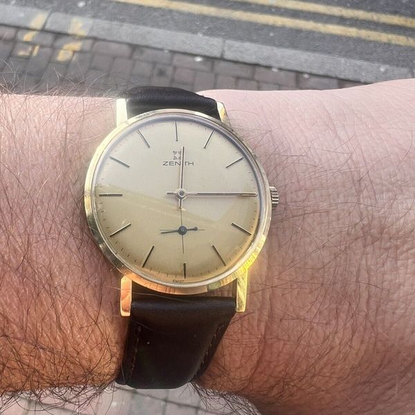 1960s Zenith 9ct gold Gold dial 34mm manual wind dress watch, cal 2541 ...