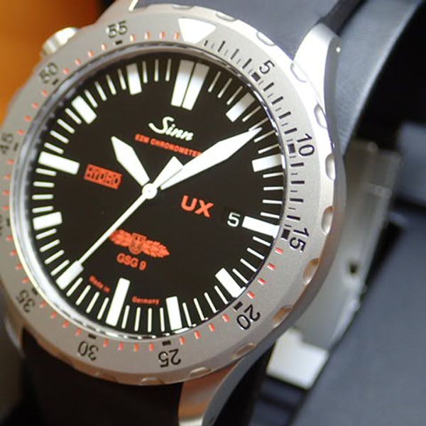 Sinn Watch SINN UX.GSG9 Maintains perfect visibility even in the worst ...