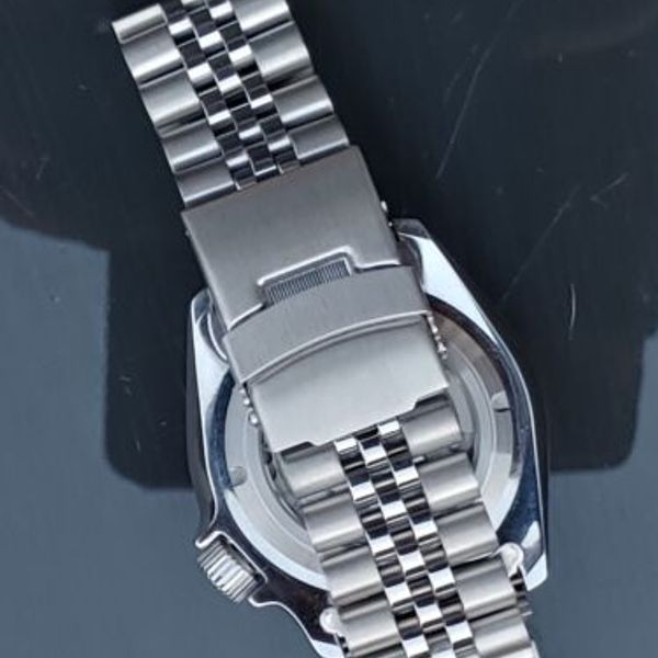 Seiko Custom SKX 42mm Mod With Manta Ray Dial And Shark Second Hand ...