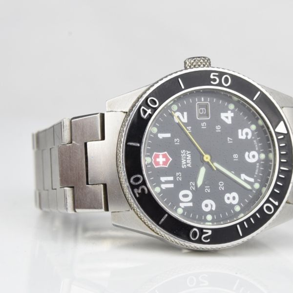 Victorinox Swiss Army Lancer Black Men watch 39mm With New Battery ...
