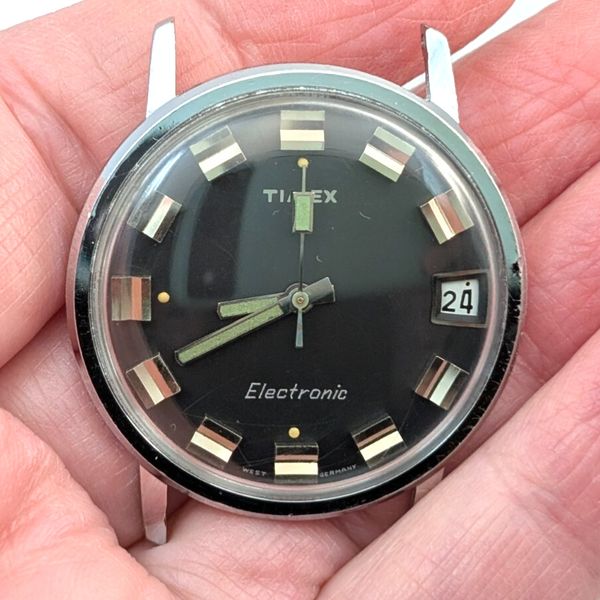 Vintage TIMEX Electronic Calendar Paddle Sweep 35mm Watch Movement ...
