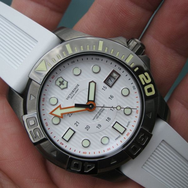 Victorinox Swiss Army Dive Master 500M White Dial Men's Professional ...