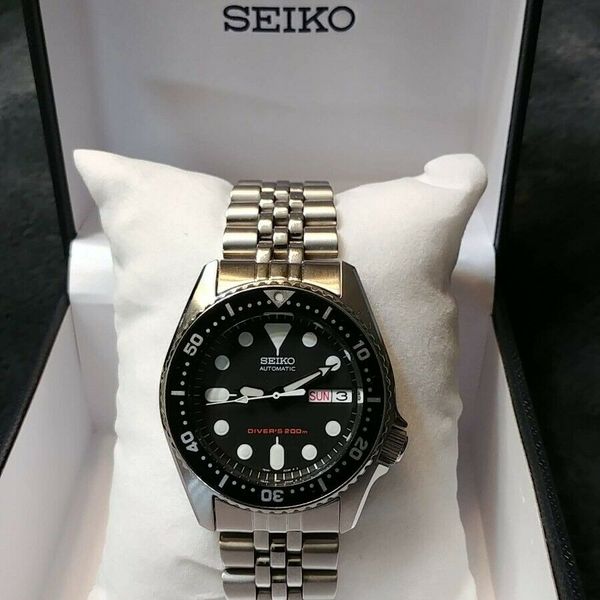 Seiko SKX013 38 mm Dive Watch on Jubilee Bracelet, 200 M Water Resist ...
