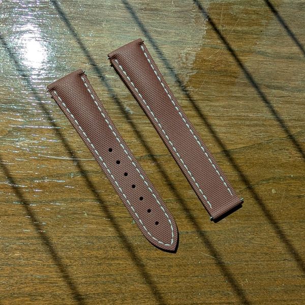Artem Loopless Hydroflex Nebula Dust 19mm Watch Strap | WatchCharts ...