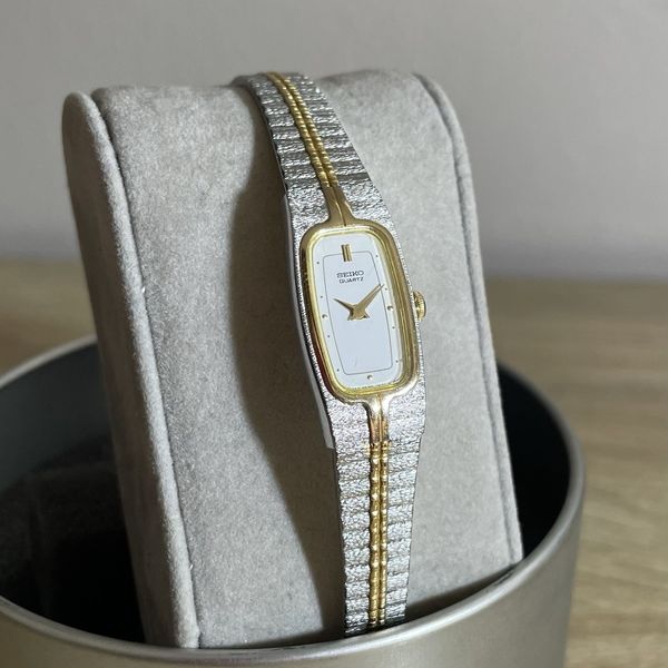 Seiko 2E20-6319 Two Tone 13mm Ladies Quartz Watch - New Battery ...