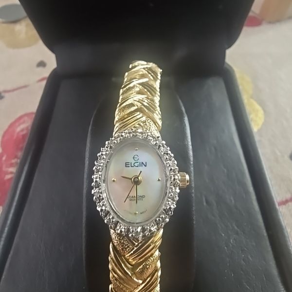 Elgin Gold Tone Vintage Elegant Ladies Diamond Quartz Wrist Watch ...