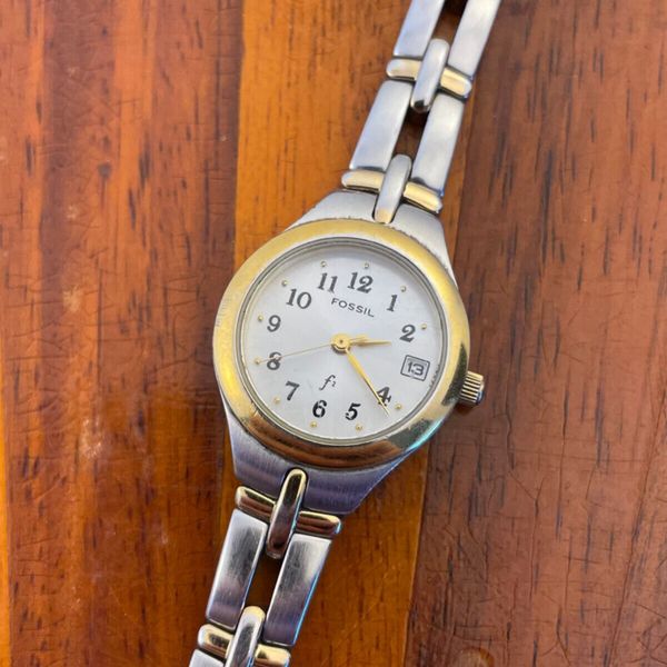 Fossil Women's Watch F2 Two Tone Silver Dial Date 22mm New Battery ...