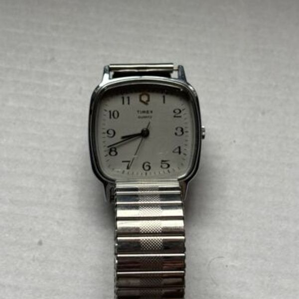 VINTAGE TIMEX Q SQUARE BEZEL QUARTZ MEN'S SILVER DRESS WATCH UNTESTED ...
