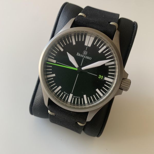 [WTS] Damasko DS30 Green + OEM Ice-Hardened Bracelet | WatchCharts