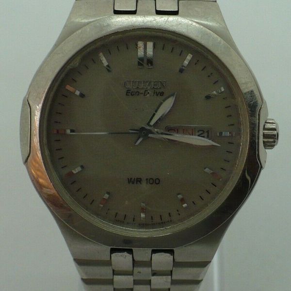 CITIZEN ECO-DRIVE WR100 WRISTWATCH WITH DAY/DATE RUNS WELL ...