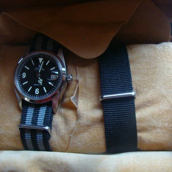Circa 1946 Rolex 6494 Black Dial Oyster Date Manual Wind Gent's Watch w ...