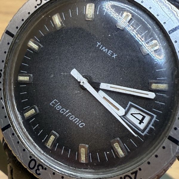 VINTAGE TIMEX ELECTRIC DATE DIVER TYPE BLACK DIAL MEN'S WATCH, NEW ...