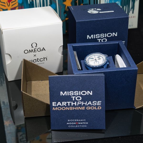 Swatch OMEGA Moonswatch Mission to Earthphase, Moonshine Gold Beaver ...