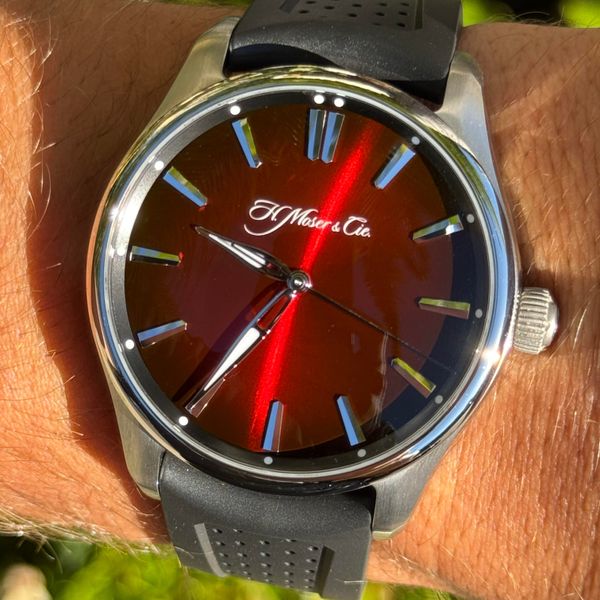 [WTS] 2023 H. Moser & Cie Pioneer Centre Seconds Mad Red Flume Dial ...