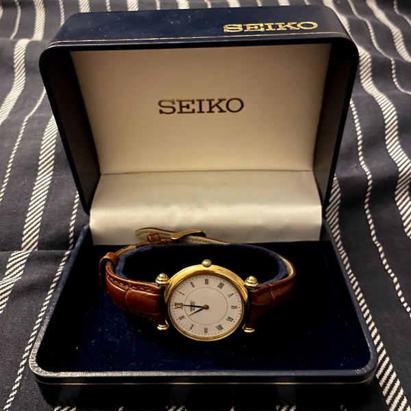 Seiko Gold-Tone Classic Men's Dress Watch â Quartz, Roman Numerals ...