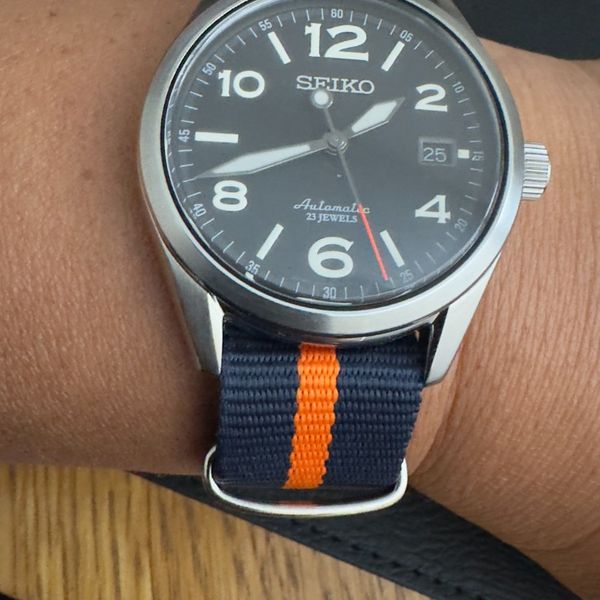 SEIKO (SARG011) Explorer/Field Watch Automatic MINT w/ 3 straps **RARE ...