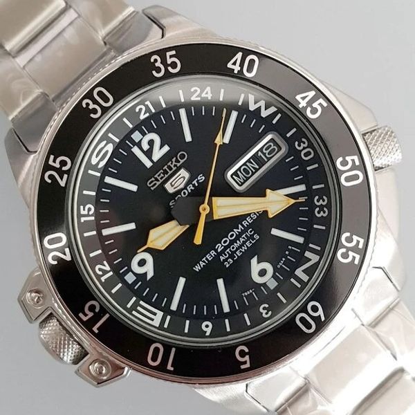 Seiko 5 Map Meter SKZ211K1 Automatic 200m Water Resistant Screw Down ...