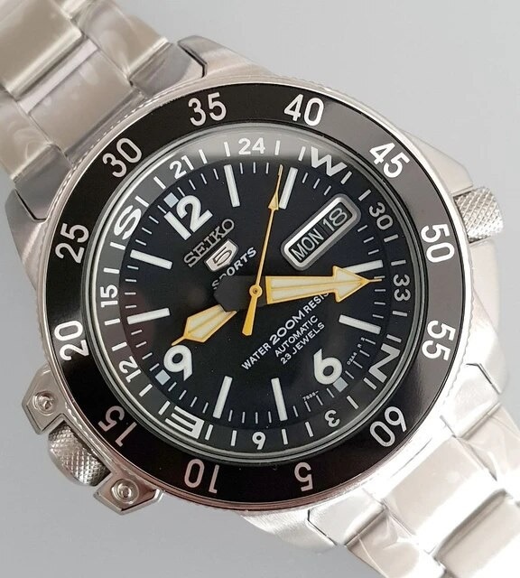 Seiko 5 Map Meter SKZ211K1 Automatic 200m Water Resistant Screw Down ...