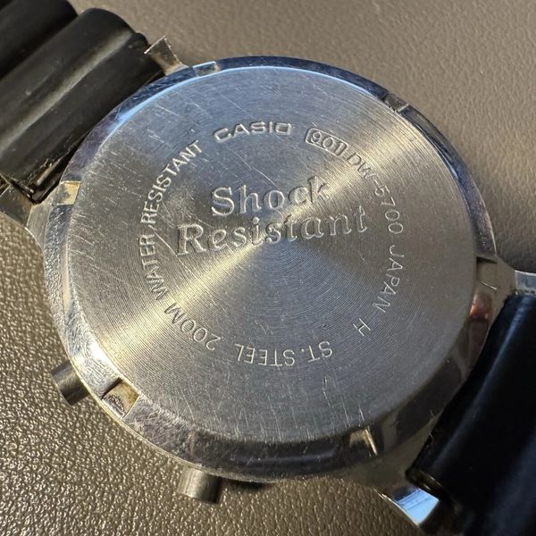 Vintage Casio DW-5700 Module 901 G-Shock 200m Digital Watch Alarm ...