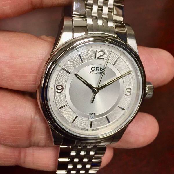 Oris CLASSIC DATE Automatic; Silver Dial w/bracelet | WatchCharts ...
