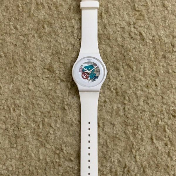 Swatch White Lacquered White Silicone Unisex Watch SUOW100 **MINT ...