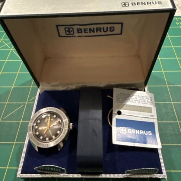 Nuova inserzioneRaro orologio vintage Benrus Orbit Robot Day Date automatico Skindiver anni 70 ...