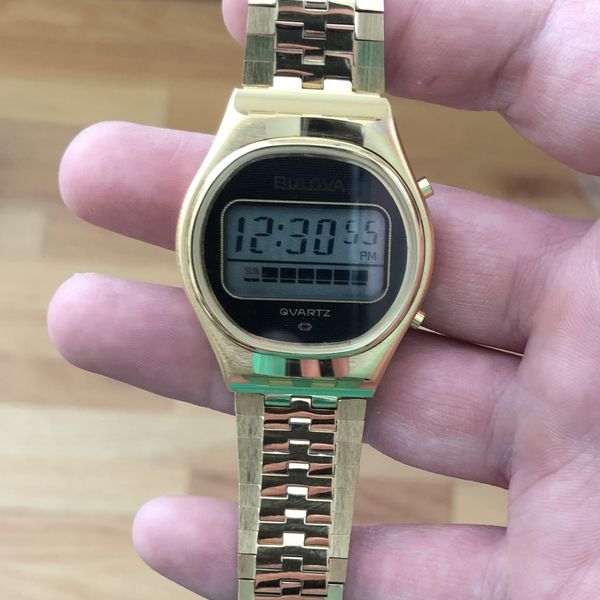 FS: Vintage/Retro 1977 Bulova LCD Quartz - Near Mint | WatchCharts