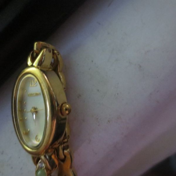 Vintage Elgin Quartz Ladies Watch Pearl dial Goldtone EGO87 ...