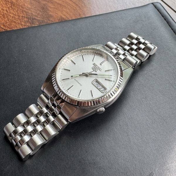 Seiko 5 SNXJ89 Silver DateJust Day Date Fluted 37mm Men's Automatic ...