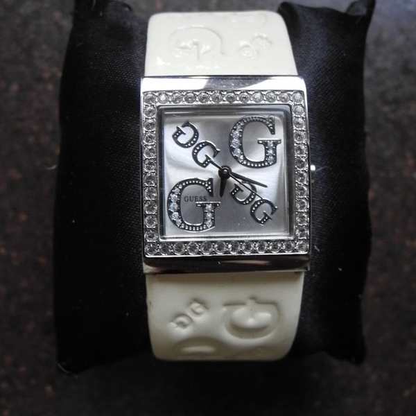 Guess G2G quadrante cristallo stella pelle crema | WatchCharts Marketplace