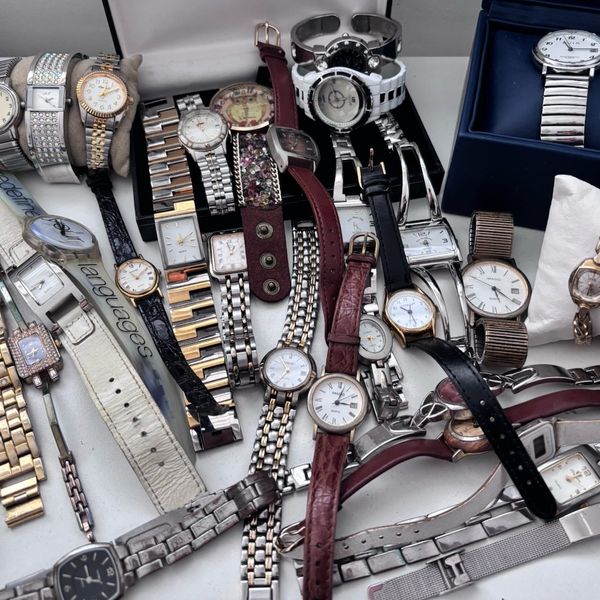 Job Lot Vintage Watches Inc New In Box Avia, Swatch, Accurist, Citron ...