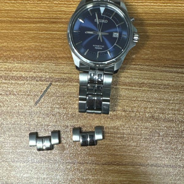 Seiko Mens 5M82-0AB0 Kinetic Watch 2 Links with 1 Pin | WatchCharts ...