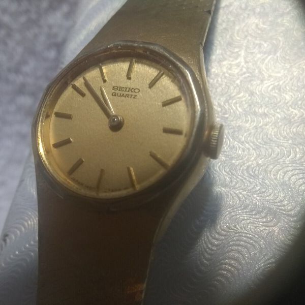 Seiko Quartz Watch Women 1400-0089 Gold Dial Bracelet Band Repair Not Working | WatchCharts ...