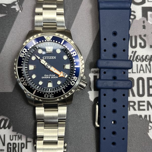 Citizen Promaster Eco-Drive blue dive watch, oyster-style bracelet ...