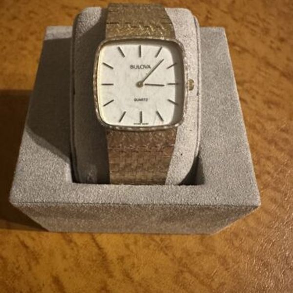 Men's Vintage Bulova Square Gold Tone Watch 1980s 7 Jewel Untested ...