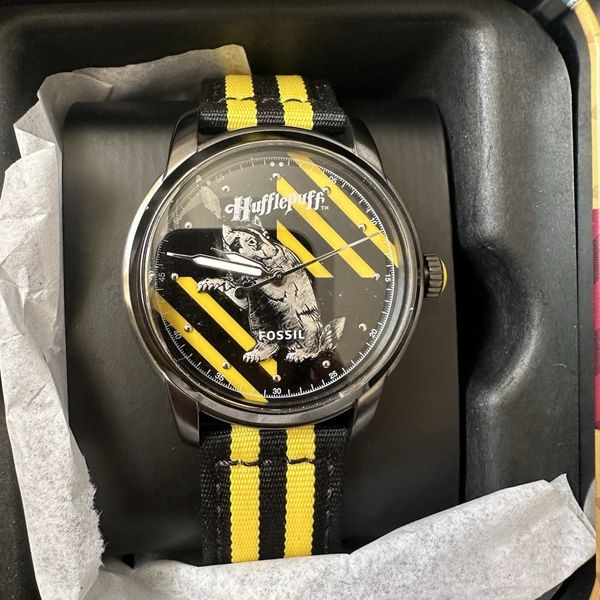 HARRY POTTER X FOSSIL Limited Edition Hogwarts Hufflepuff Watch Brand ...
